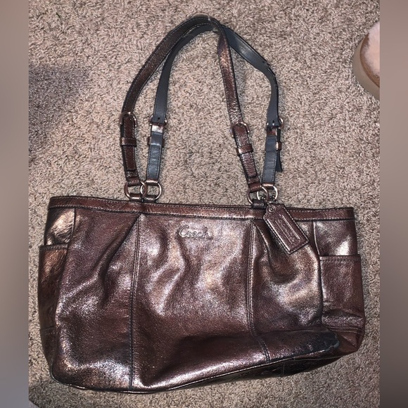 Coach | Bags | Coach Outlet Gallery Shoulder Tote Metallic Color 21 ...